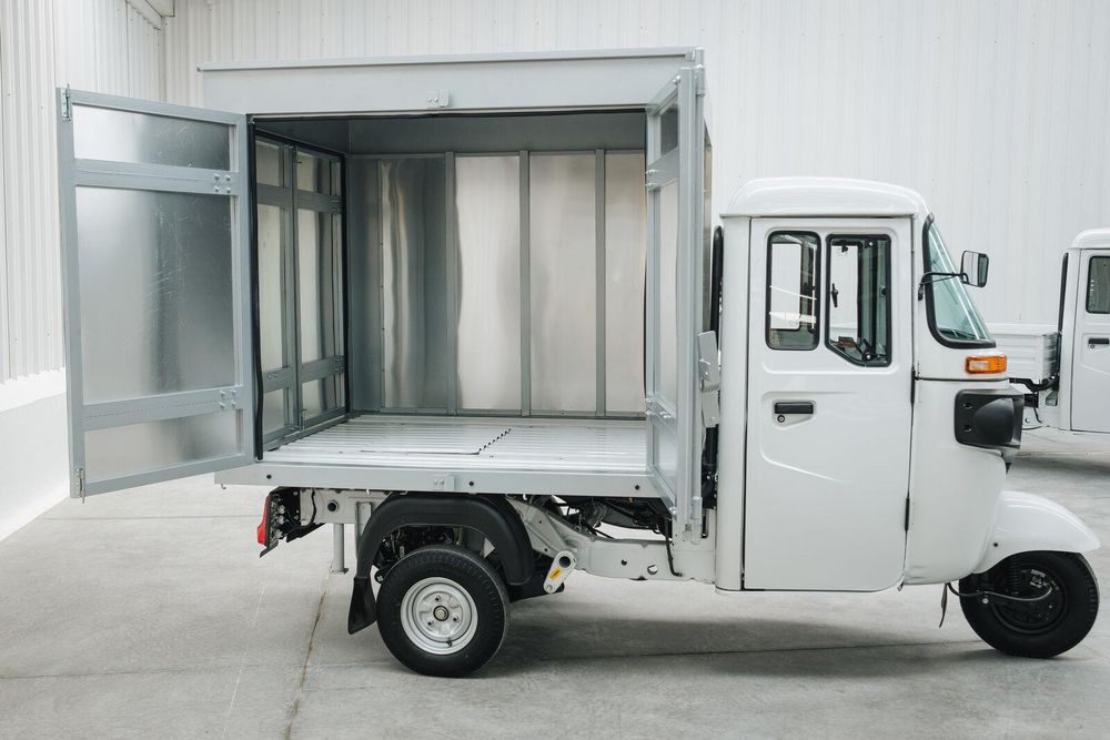 Moto Carro Maxima Cargo Furgón Aisladoen GRUPO UMA MOTO CARRO BAJAJ ...